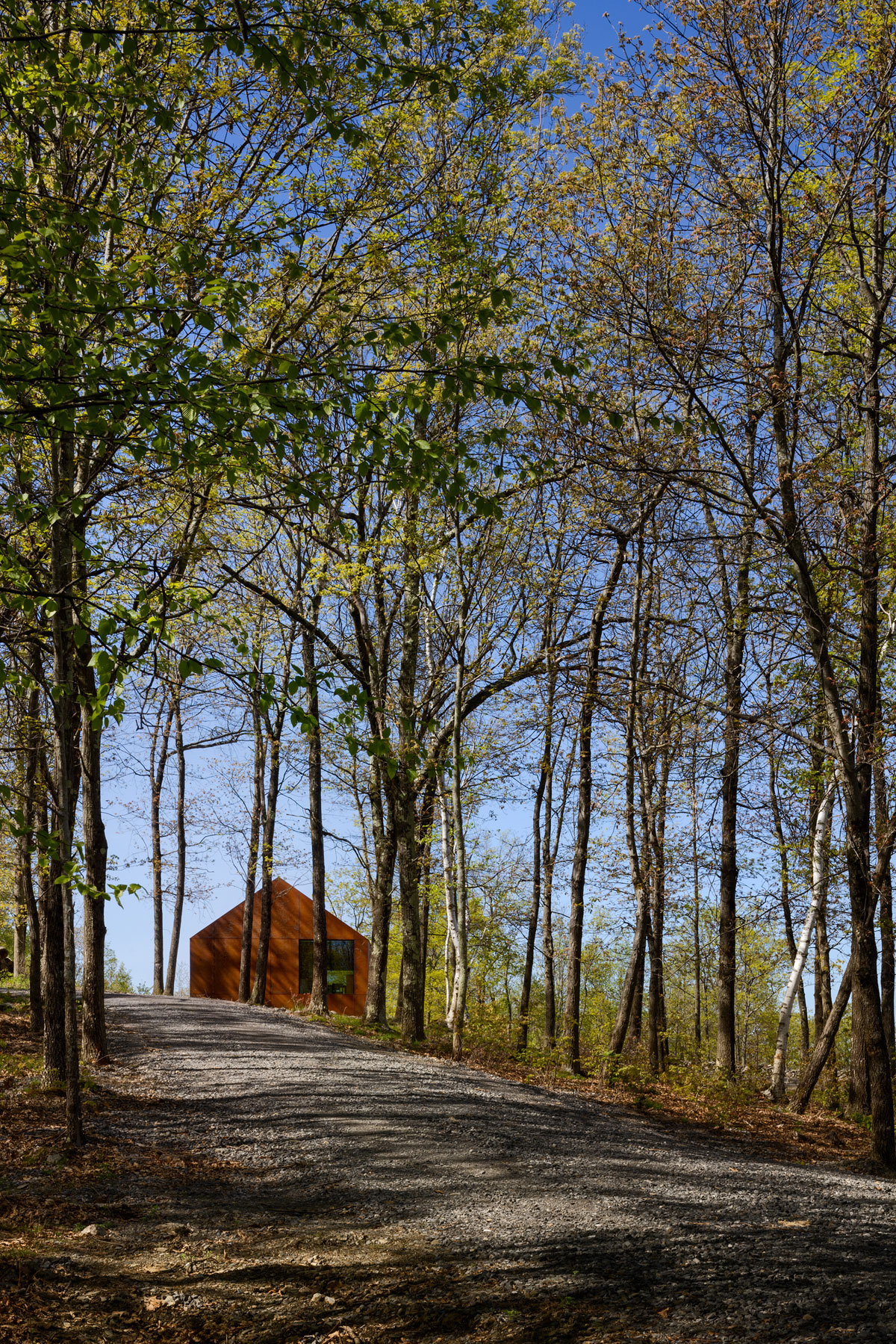 Ridge Barn: A Modernist Take on Classic Americana - DPAGES - a design ...